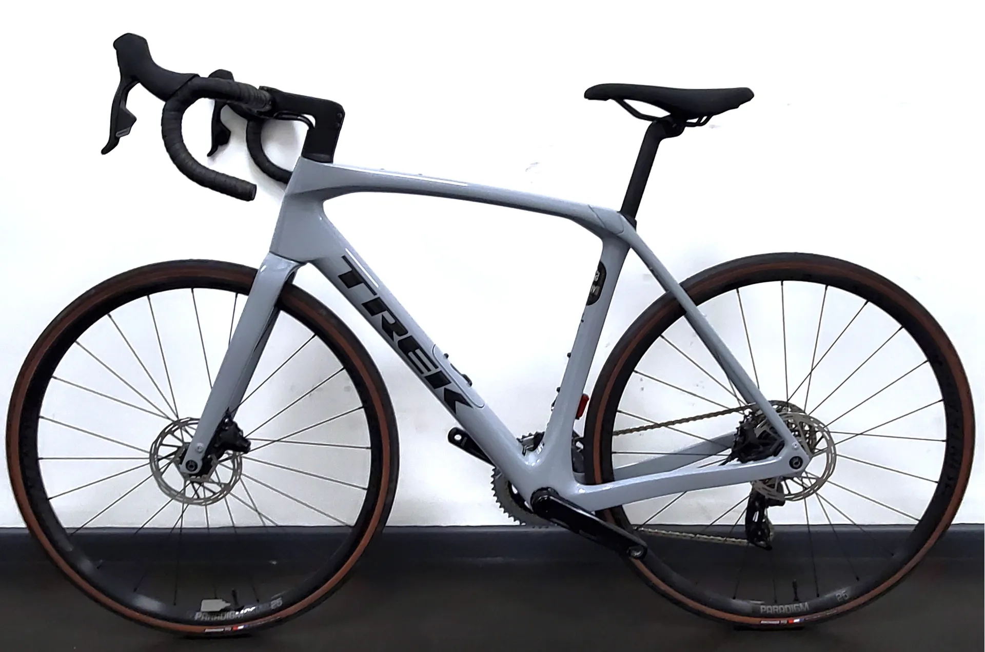 EX DISPLAY Trek Domane SL 6 eTap Gen 4 Carbon Road Bike 56cm 2023 in ...