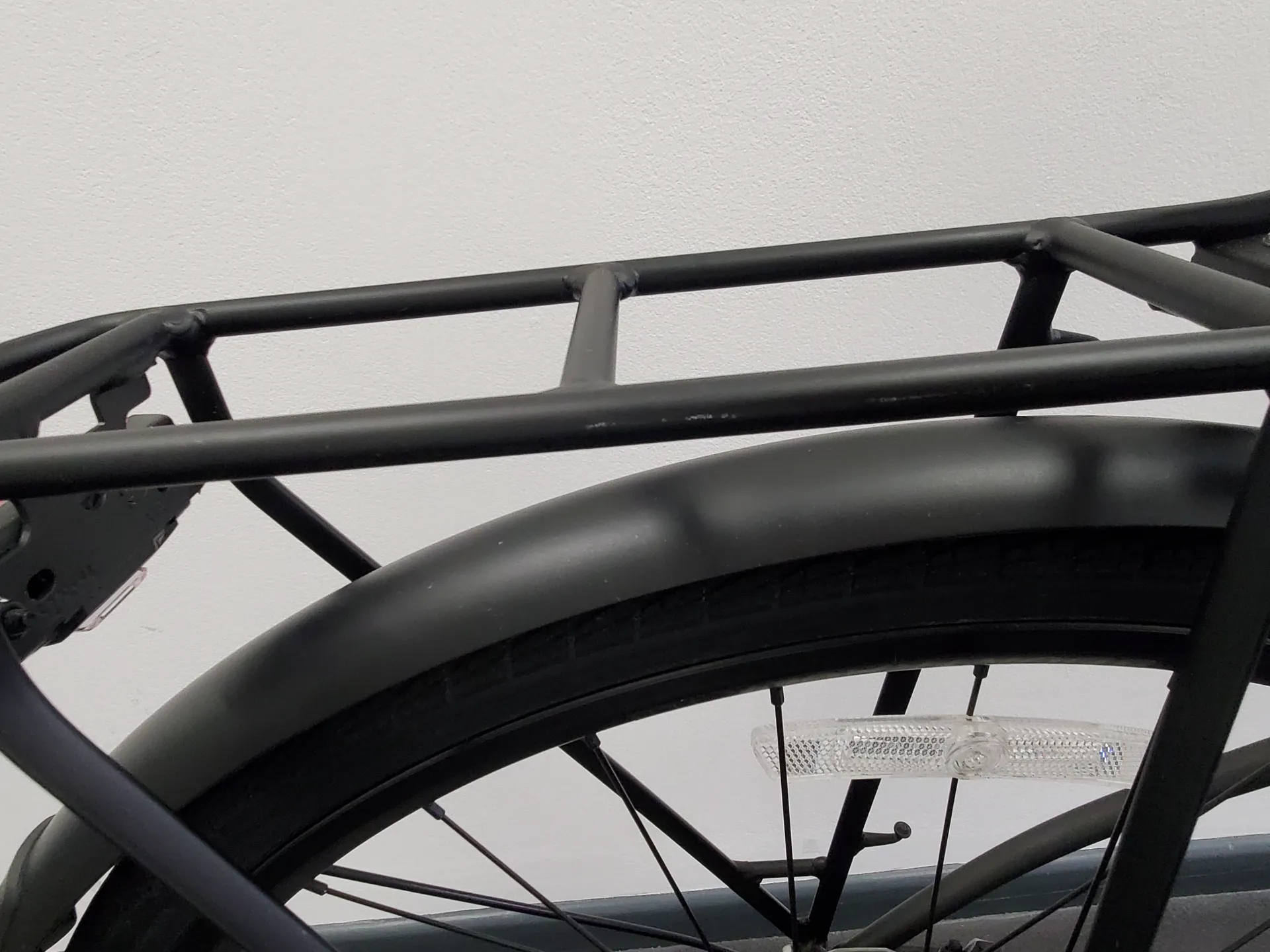 EX DISPLAY Trek FX 3 Disc Equipped Hybrid Bike Medium 2023 in Black