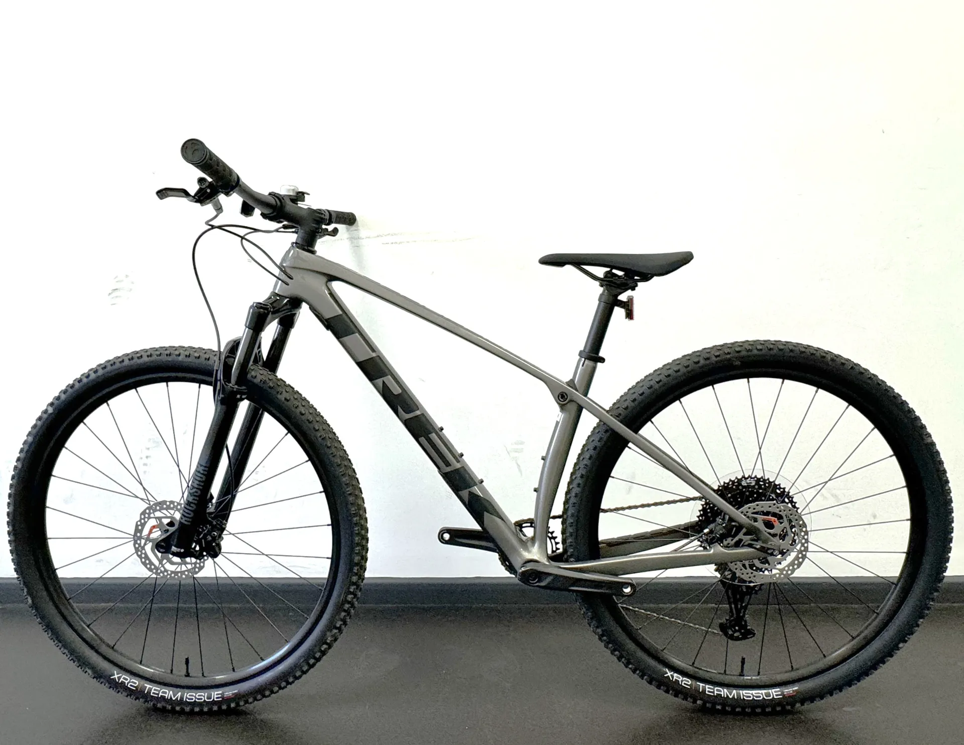 EX DISPLAY Trek Procaliber 9.5 Hardtail Mountain Bike Medium 2023 in Grey