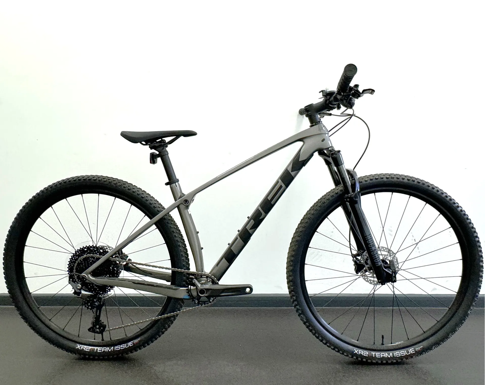 EX DISPLAY Trek Procaliber 9.5 Hardtail Mountain Bike Medium 2023 in Grey