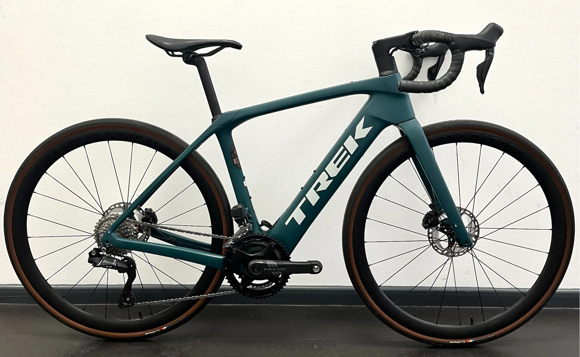 EX DISPLAY Trek Domane+ SLR 6 Electric Carbon Road Bike 52cm 2023 in ...