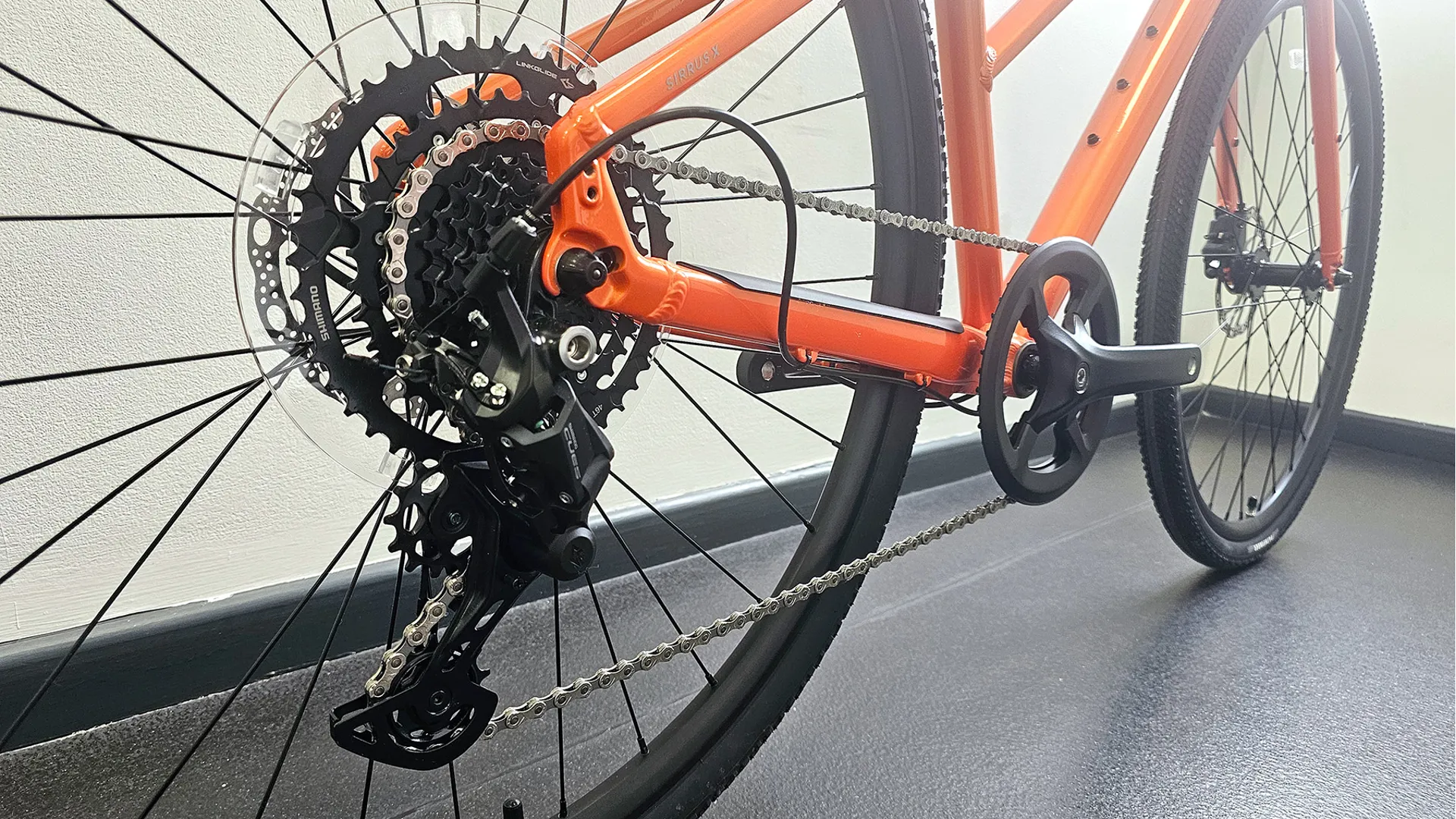 EX DISPLAY Specialized Sirrus X 2.0 Step-Through Hybrid Bike 2027 XS in ...