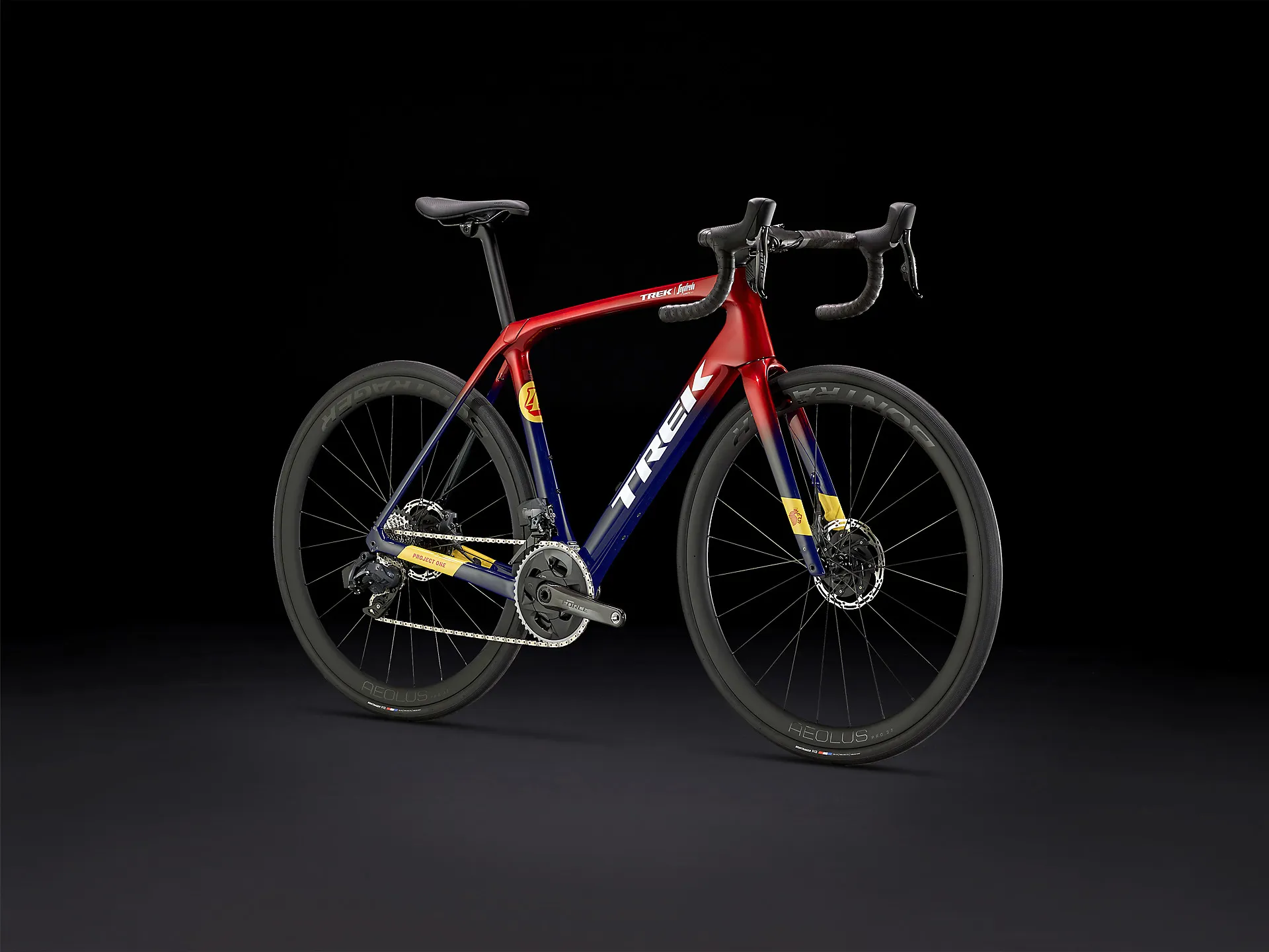 Trek Domane SLR 7 AXS Gen 4 Road Bike 2024 in Metallic Red Smoke/Blue ...