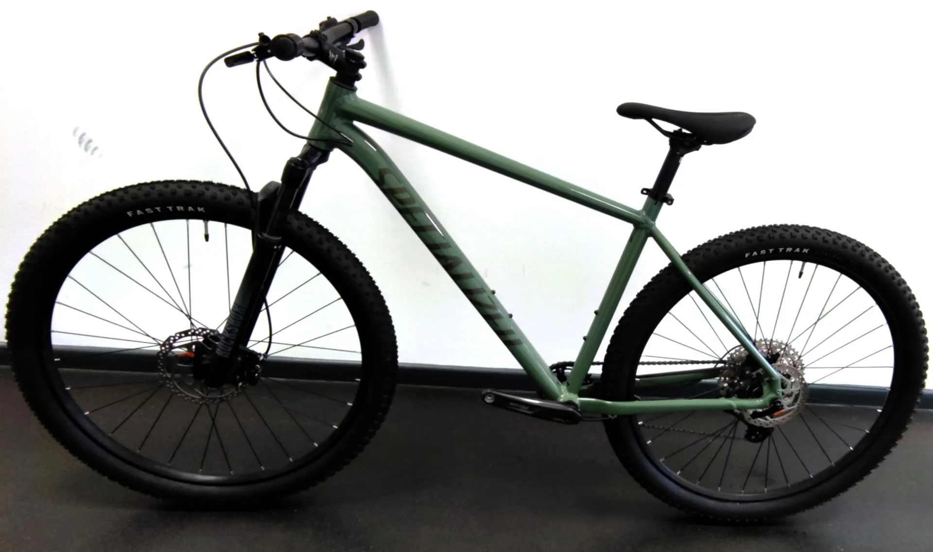 EX DEMO Specialized Rockhopper Elite Hardtail Mountain Bike X-Large 2024 in Gloss Sage Green