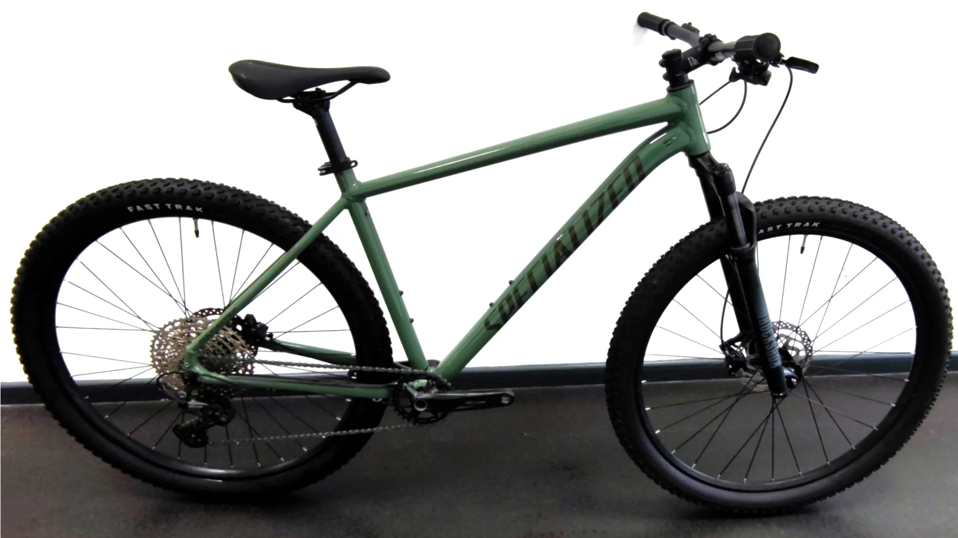 EX DEMO Specialized Rockhopper Elite Hardtail Mountain Bike X-Large 2024 in Gloss Sage Green