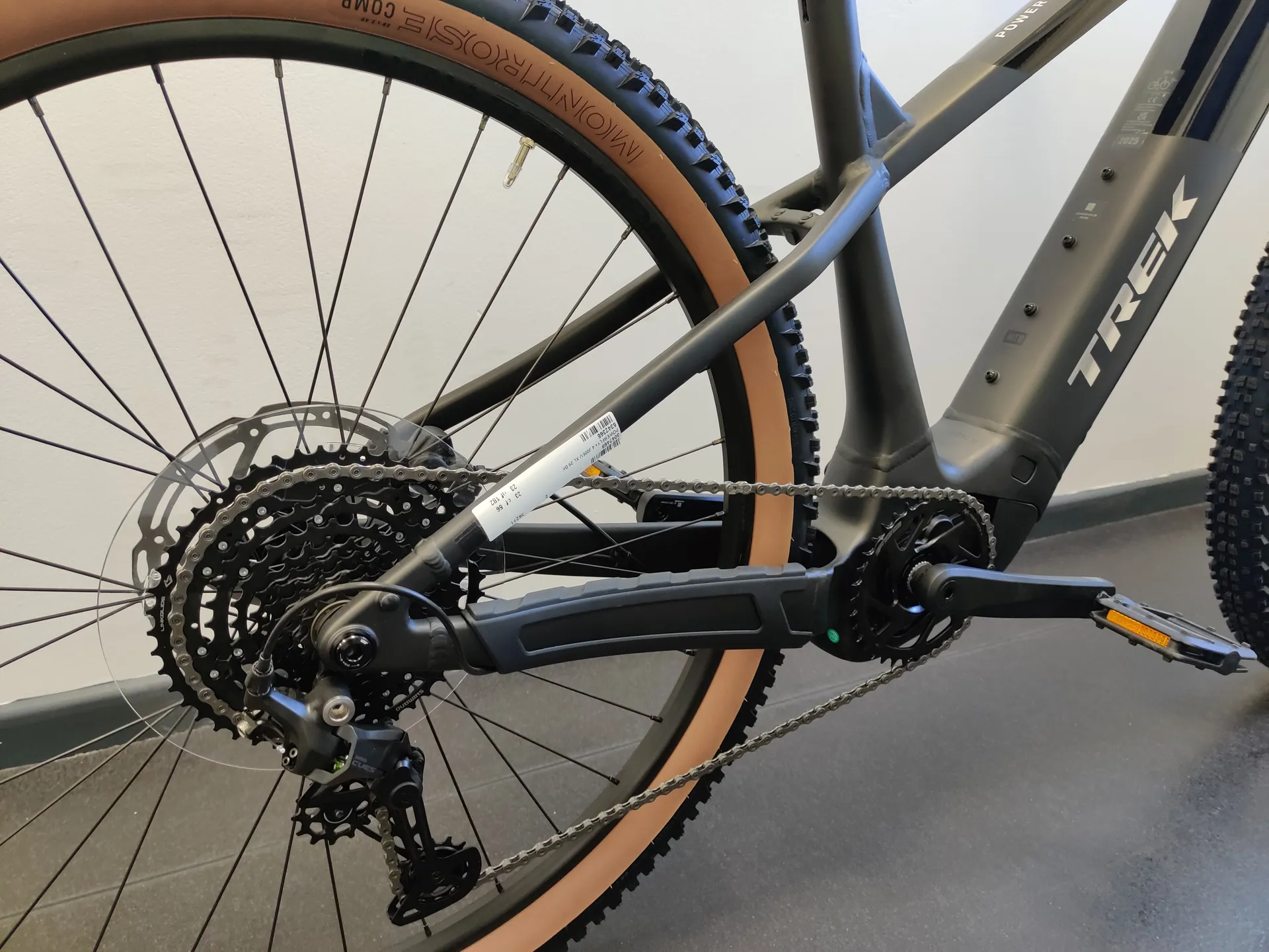 EX DISPLAY Trek Powerfly+ 4 800 Wh Gen 5 Medium 2026 in Gloss Dark Star ...