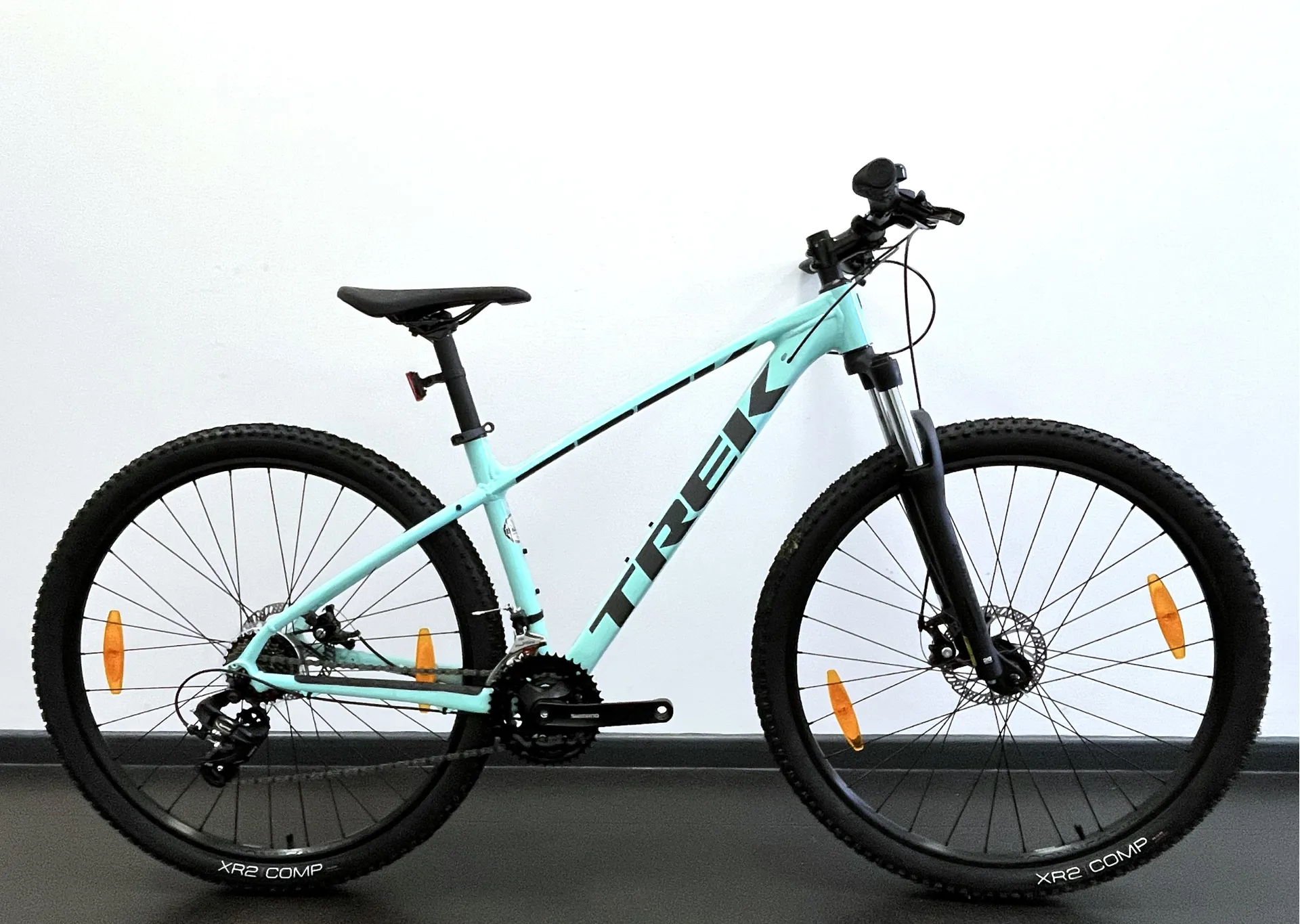 EX DISPLAY Trek Marlin 4 Hardtail Mountain Bike Medium 2023 in Aloha Green