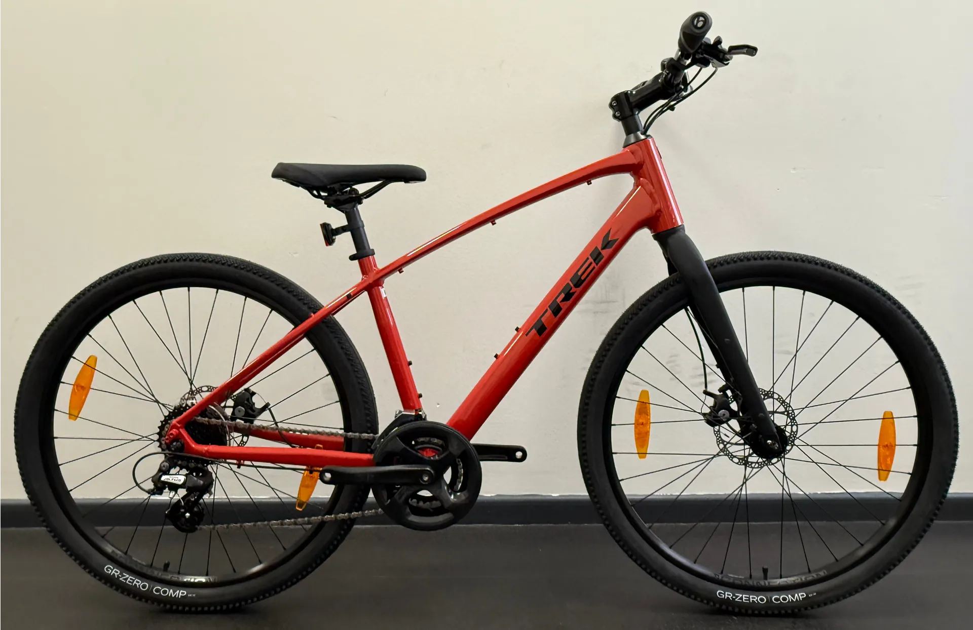 EX DISPLAY Trek Dual Sport 1 Gen 5 Hybrid Bike Medium 2024 in Lava Red