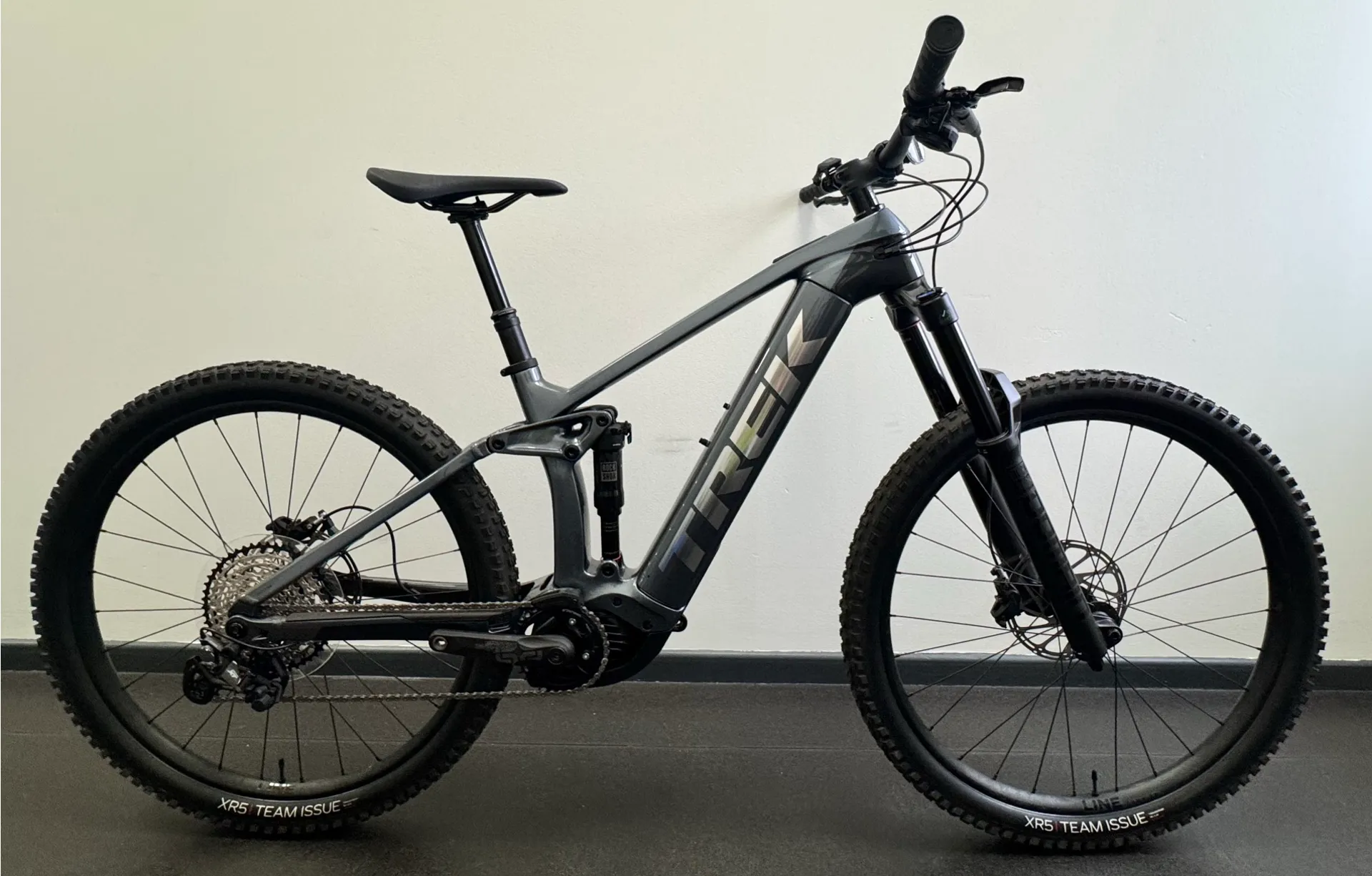 EX DEMO Trek Rail 9.7 SLX/XT Medium Full Suspension Electric Mountain Bike 2024 in Galactic Grey