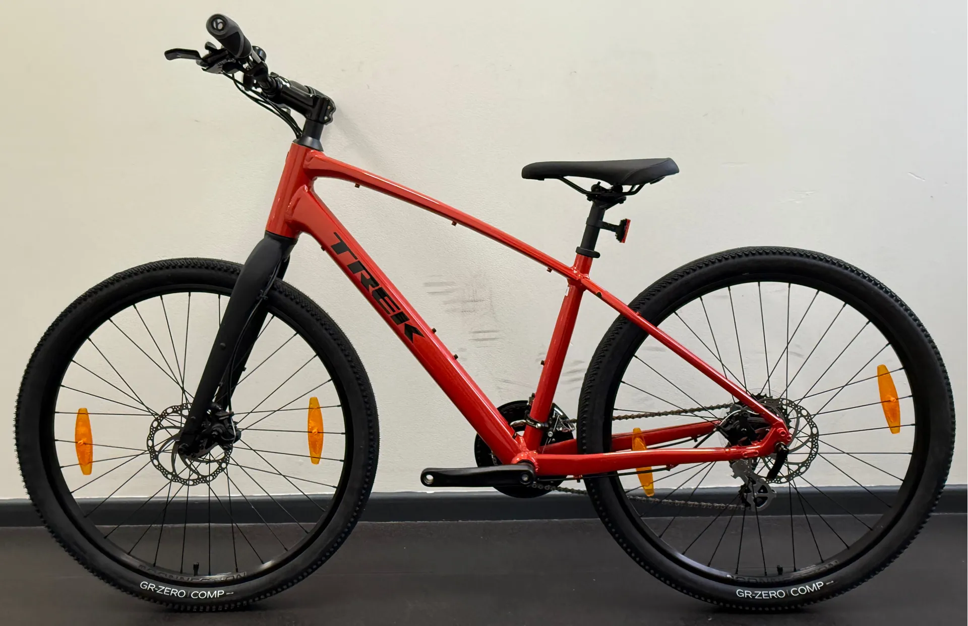 EX DISPLAY Trek Dual Sport 1 Gen 5 Hybrid Bike Medium 2024 in Lava Red