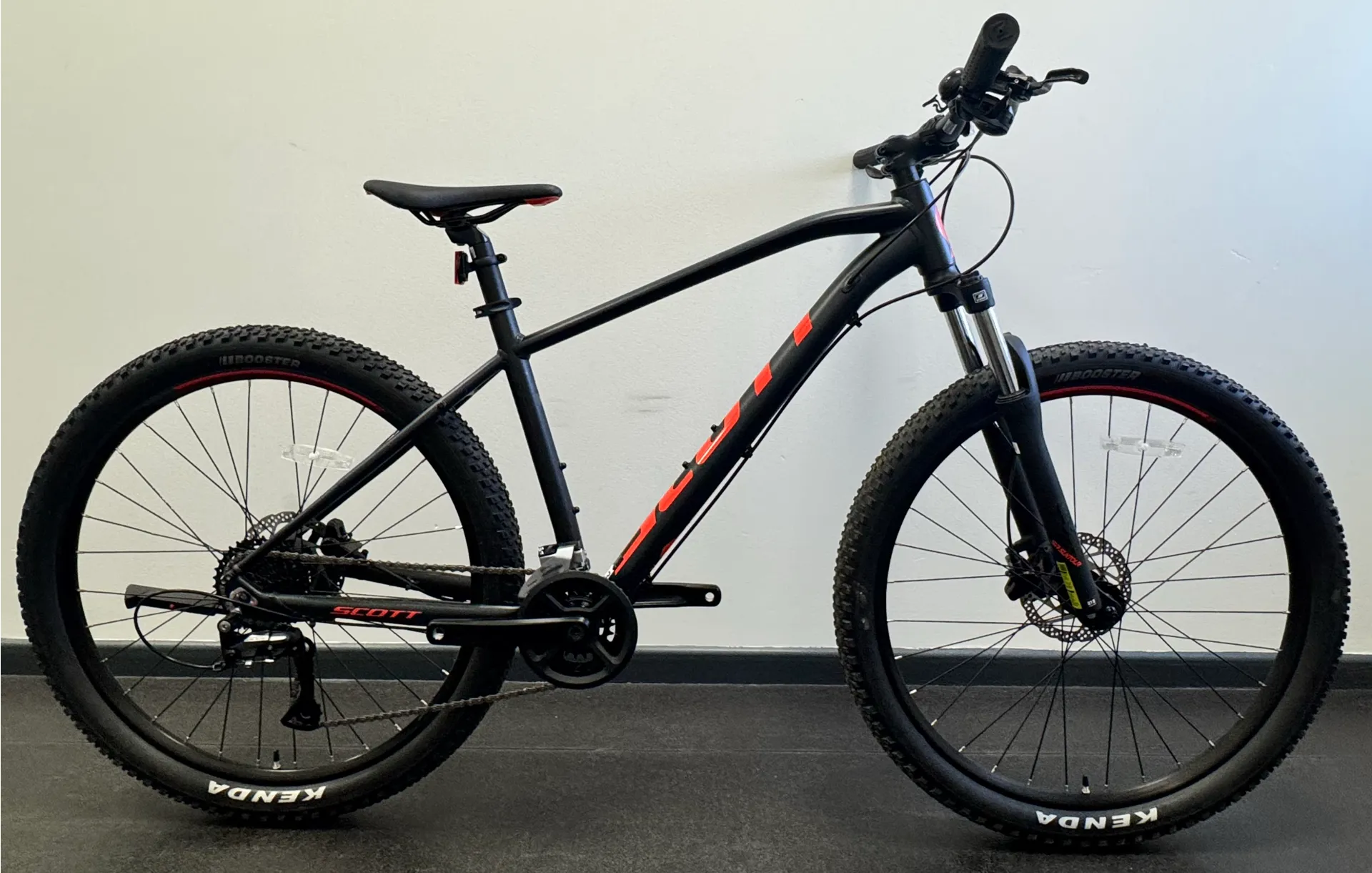 EX DEMO Scott Aspect 760 Medium Mountain Bike 2024 in Black