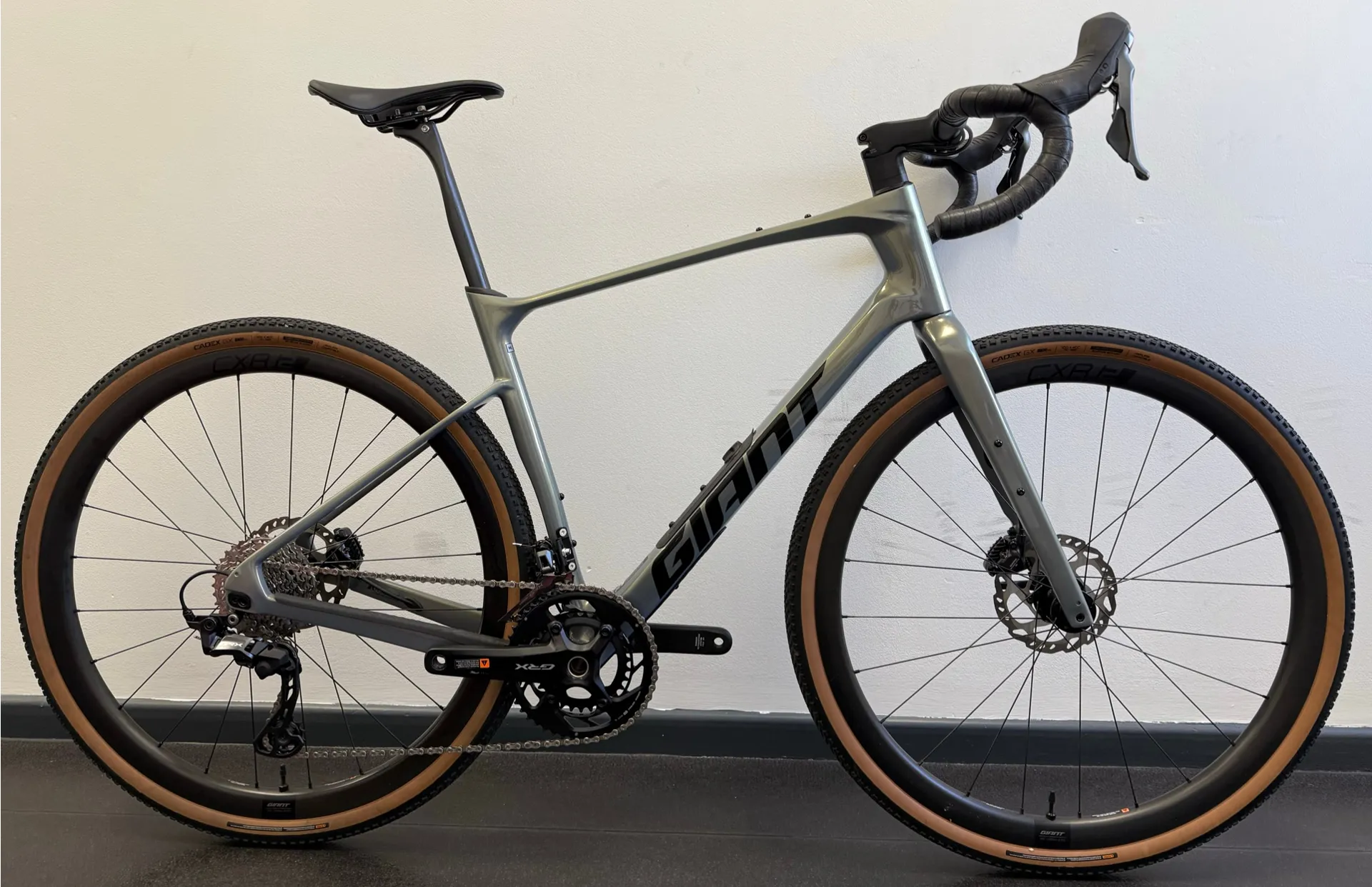 EX DEMO Giant Revolt Advanced 0 Gravel Bike Medium-Large 2025 in Gloss ...