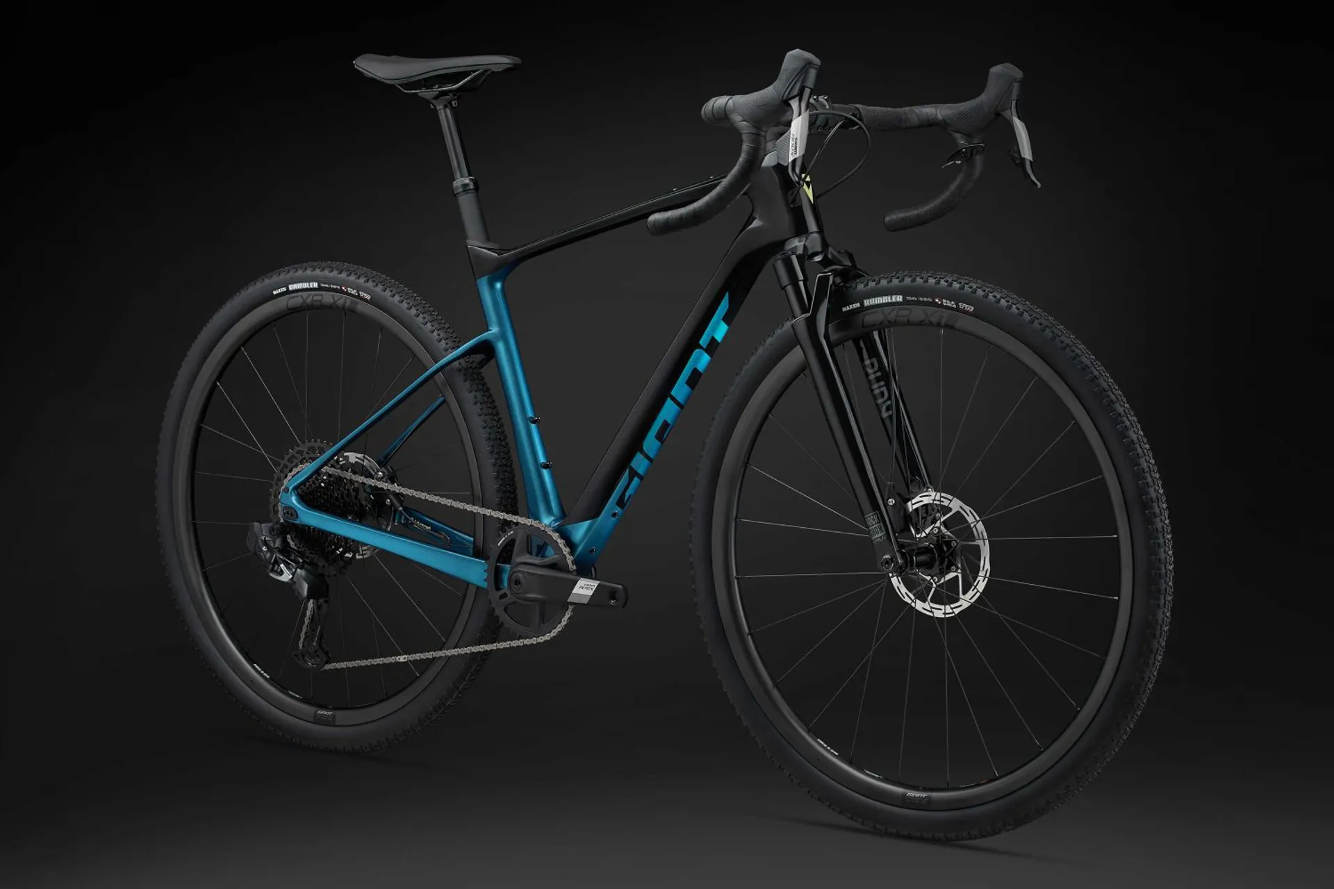 Giant Revolt X Advanced Pro 2 Gravel Bike 2025 in Black/Sea Sparkle