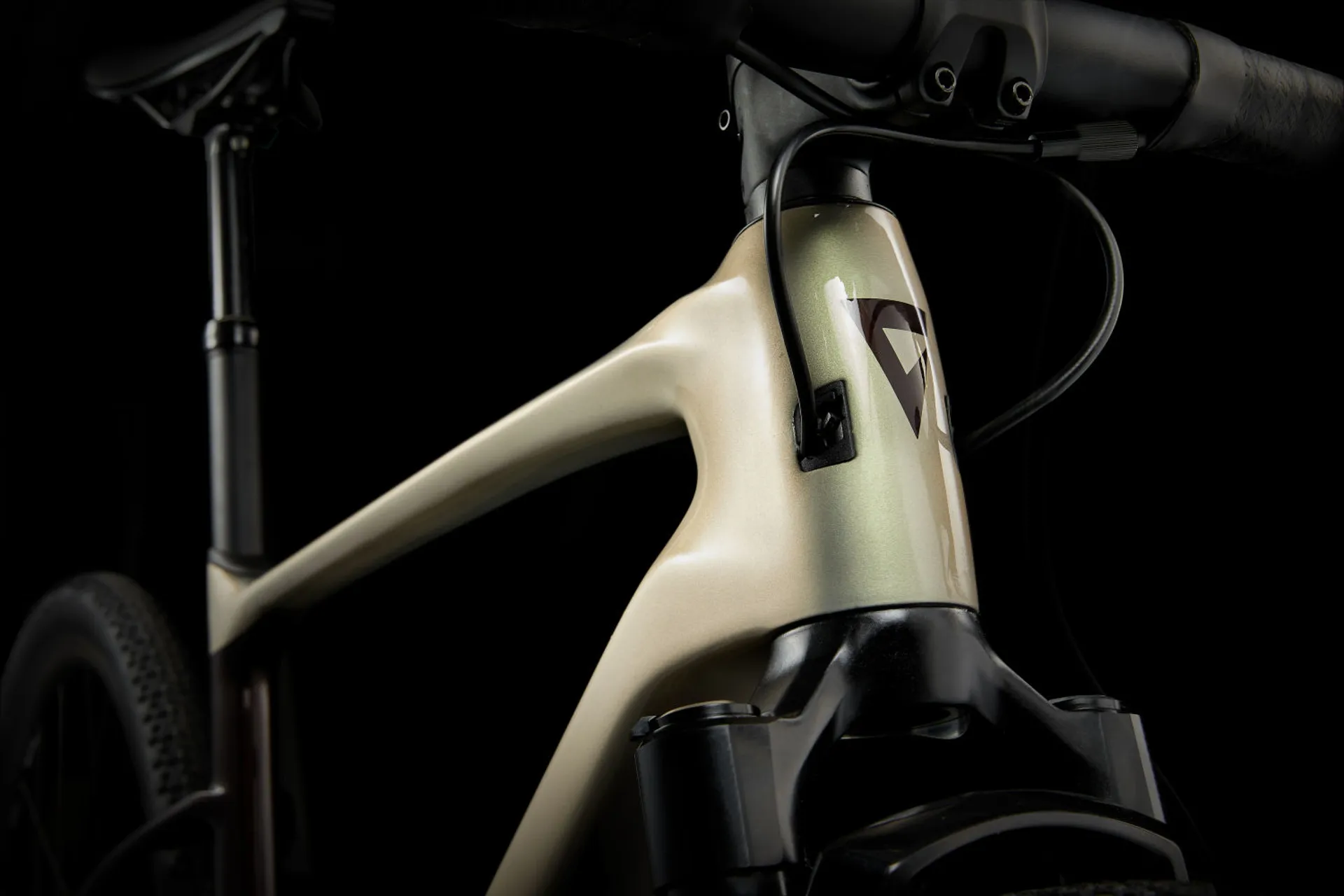 Giant Revolt X Advanced Pro 1 Gravel Bike 2025 in Golden Haze/Cordovan