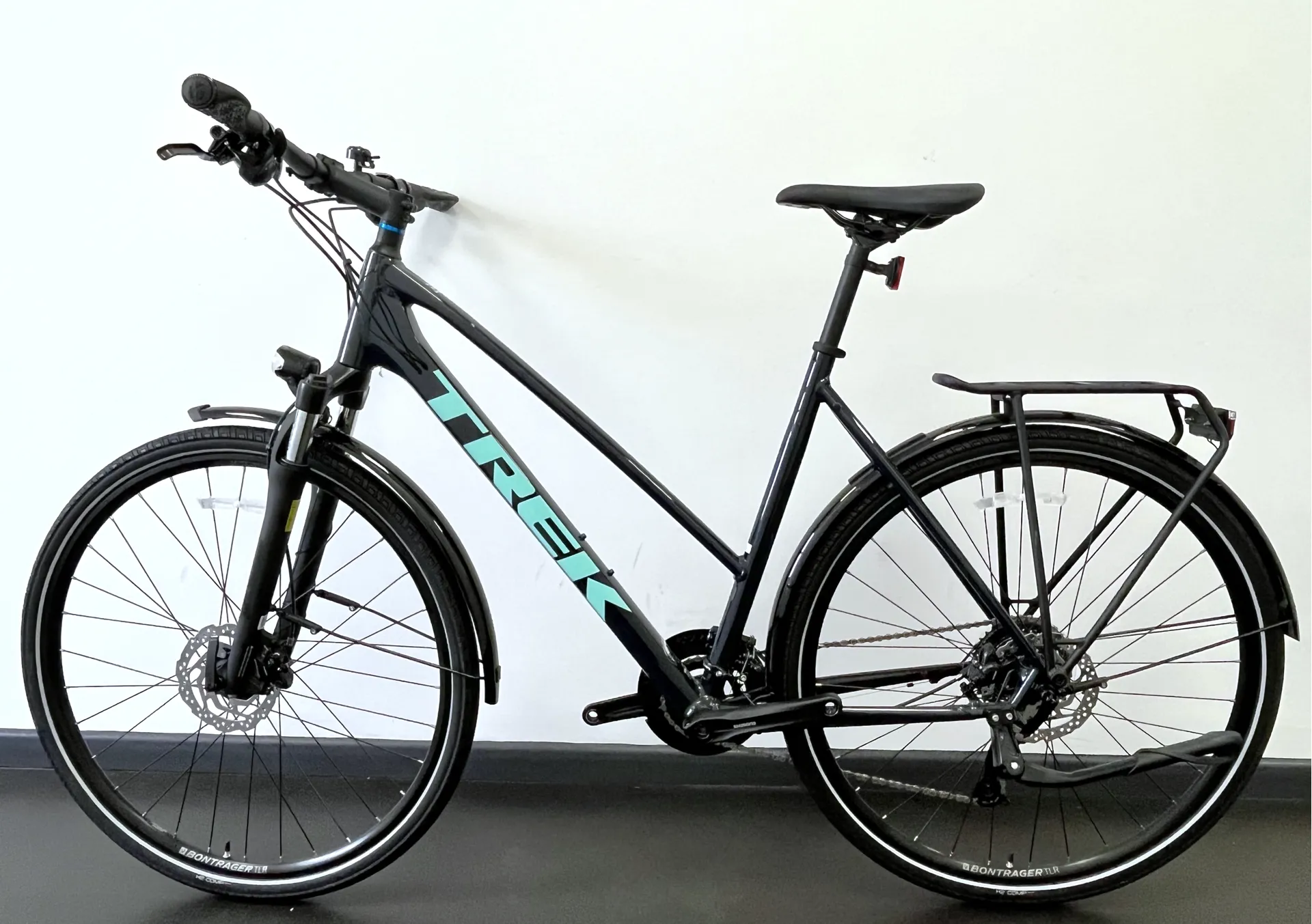 EX DISPLAY Trek Dual Sport 3 Stagger Equipped Women's Hybrid Bike X ...