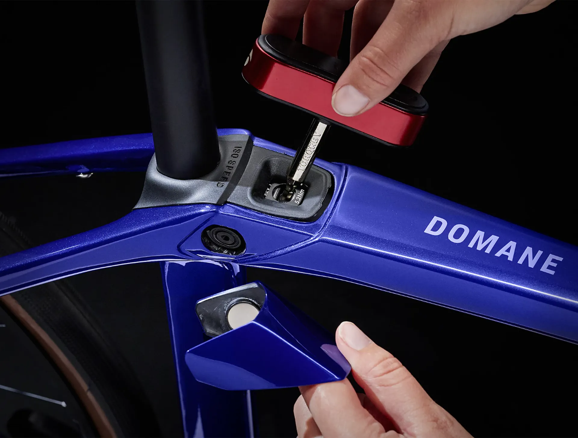 Trek Domane SL 6 Gen 4 Carbon Road Bike 2025 in Hex Blue