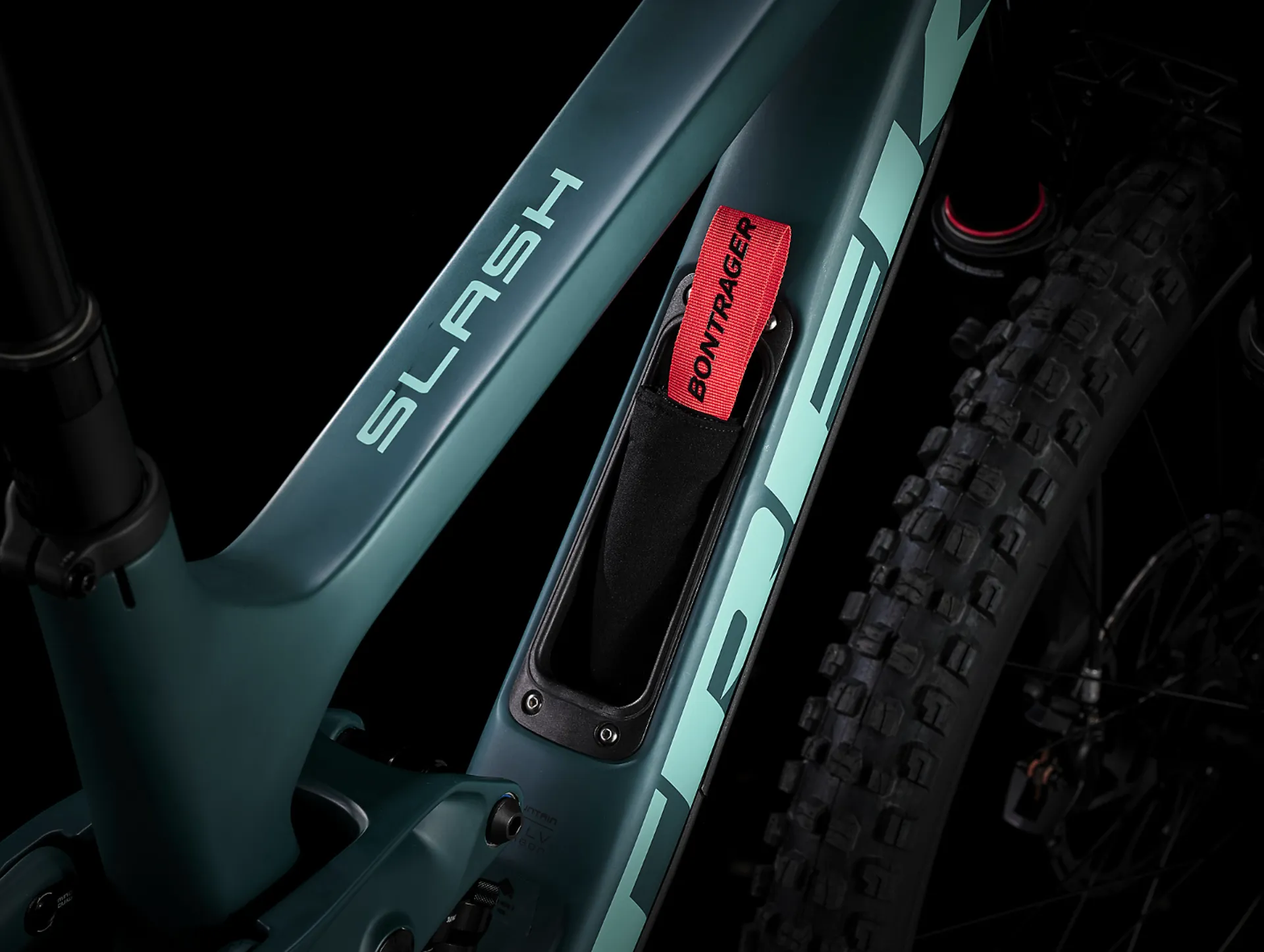 Trek Slash 9.8 GX AXS Carbon Full Suspension Mountain Bike 2023 in ...