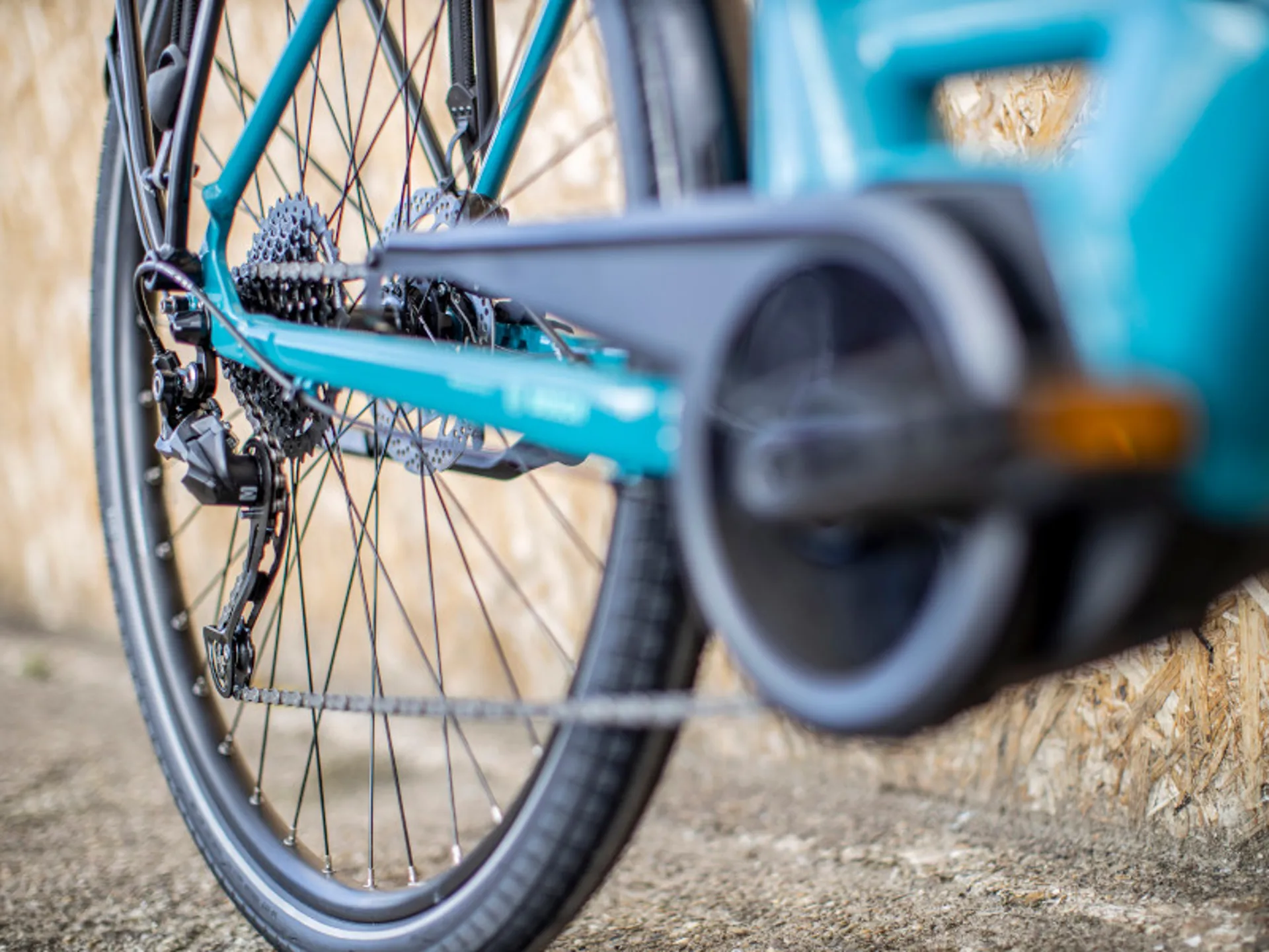 Trek Verve+ 3 Lowstep Electric Hybrid Bike 2022 in Teal