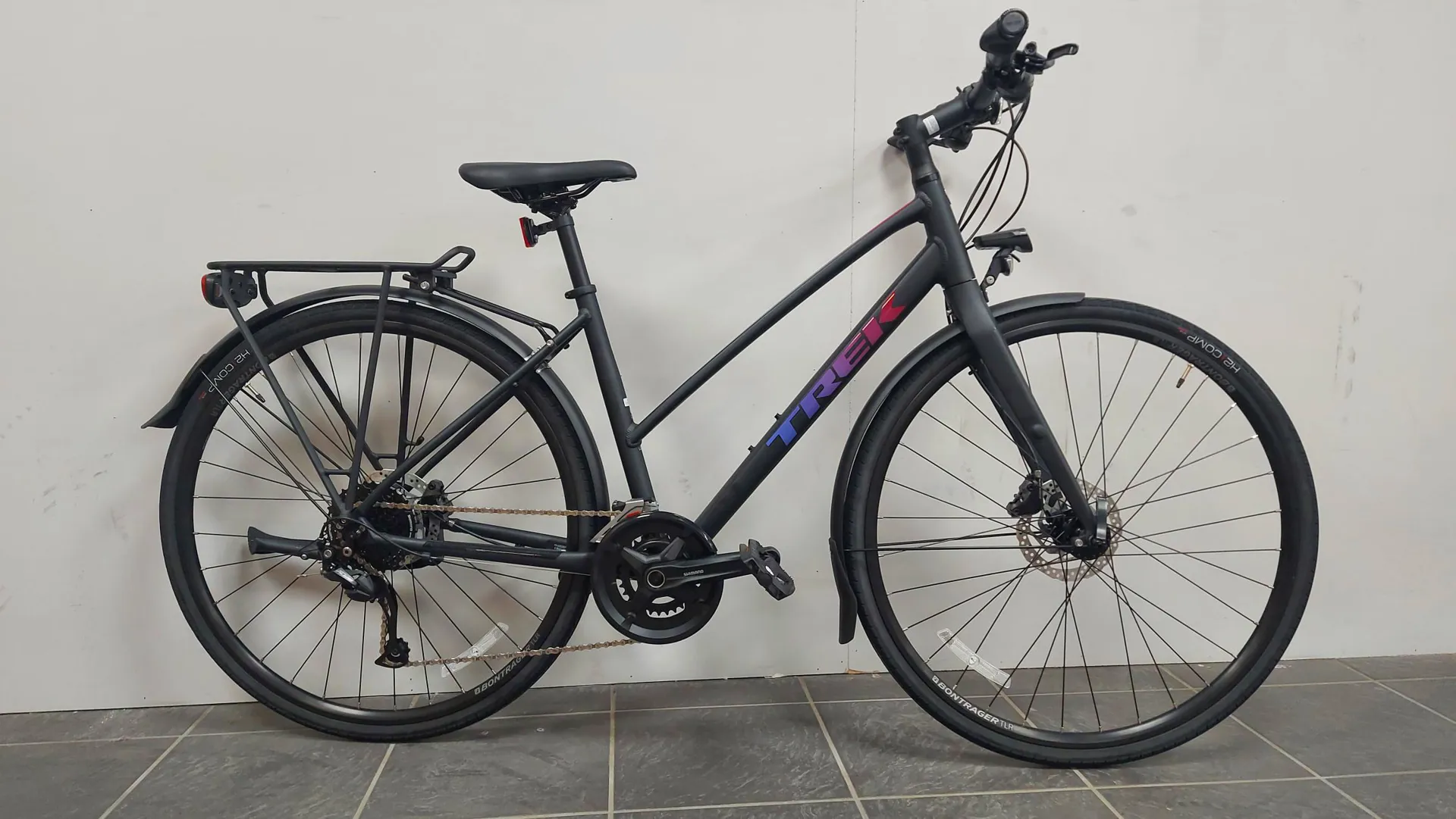 EX Display Trek FX 3 Disc Equipped Womens Step Through Hybrid Bike ...