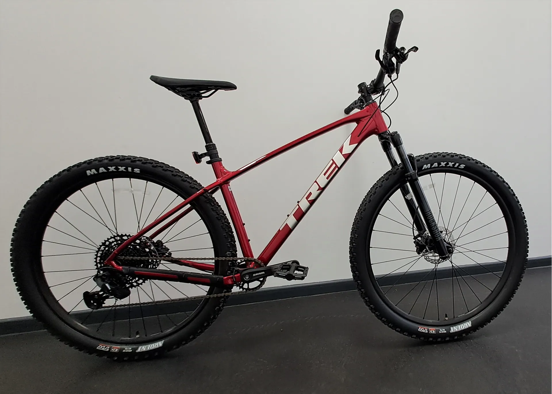 EX-DISPLAY Trek Marlin 8 Gen 3 Hardtail Mountain Bike MEDIUMLARGE 2023 ...