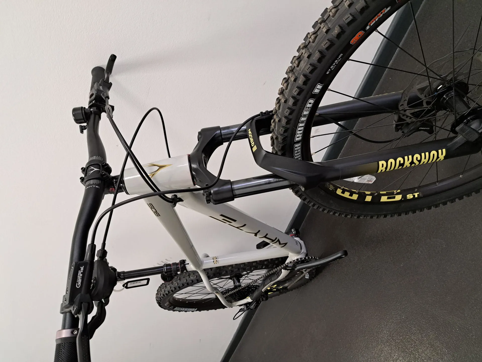 EX DISPLAY Whyte 805 v4 Hardtail Mountain Bike Small 2023 in Glos