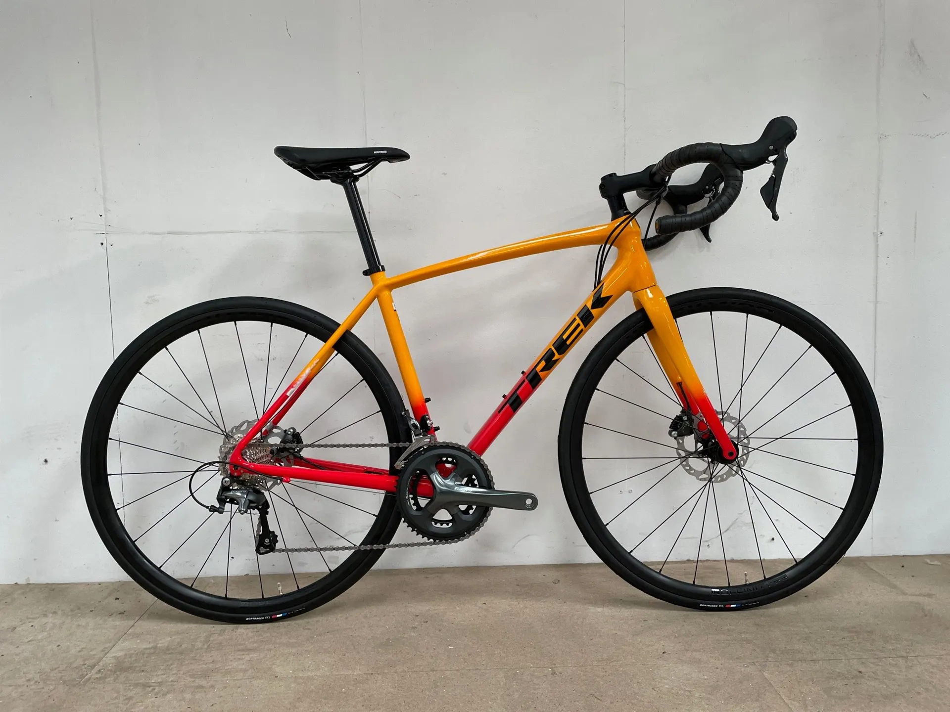 EX-DISPLAY Trek Emonda ALR 4 Disc Road Race Bike 54cm 2023 in Red to Marigold