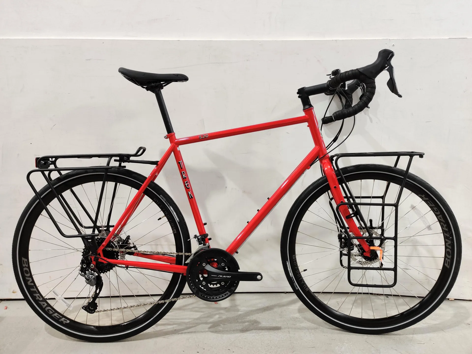 Ex display Trek 520 Disc Touring Bike 2021 in Red 60cm XL