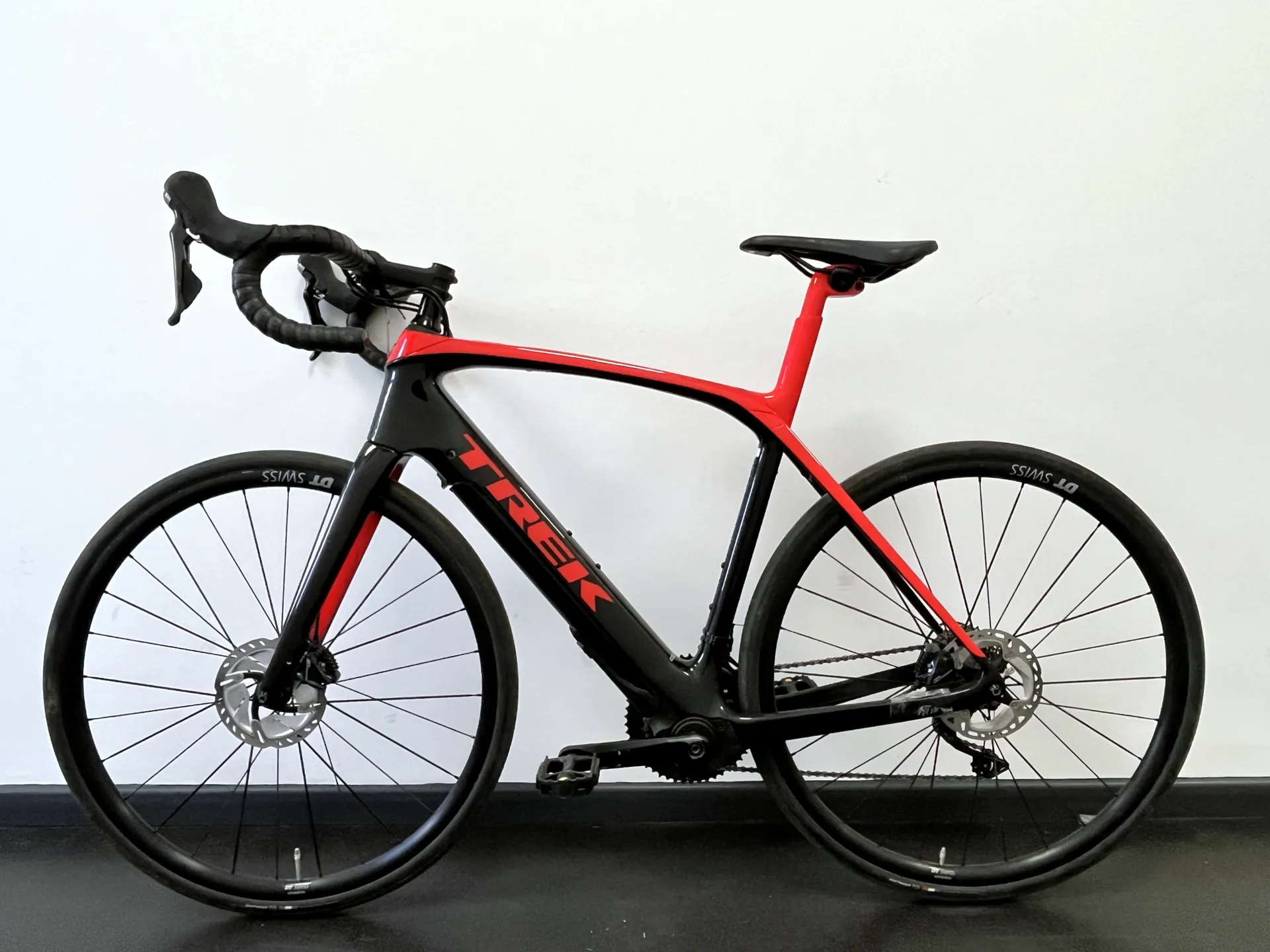 Ex-Demo Trek Domane + LT Electric Road Bike 56cm 2021 in Red/Black