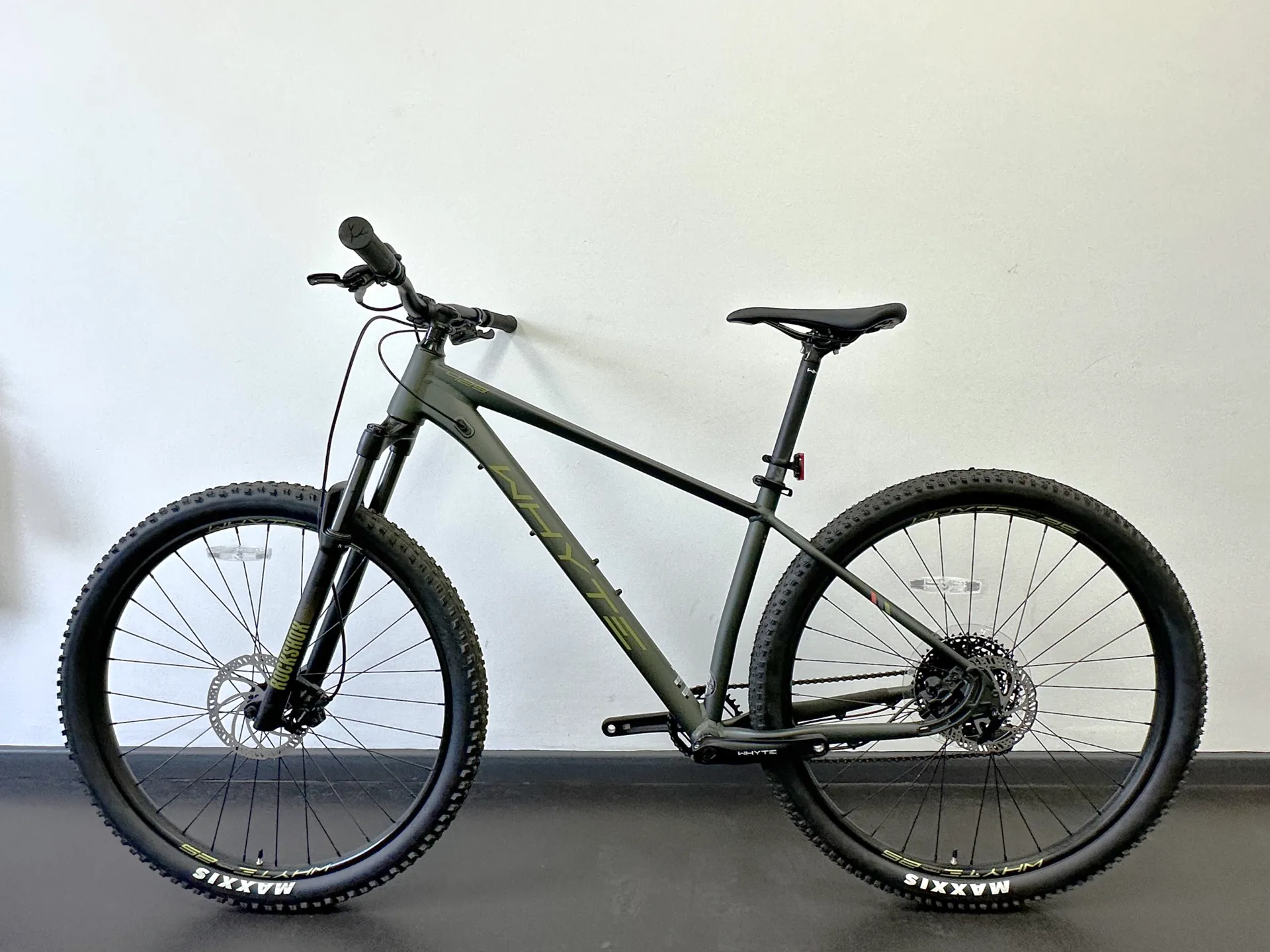 EX-DISPLAY Whyte 429 V2 Mountain Bike Medium 2023 in Green
