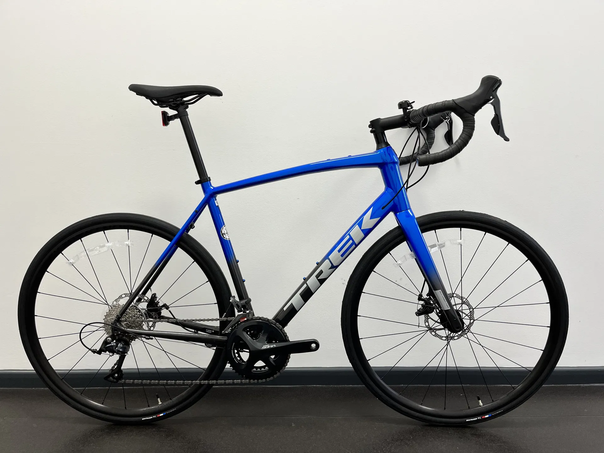 EX DISPLAY Trek Domane AL 3 Road Bike 58cm 2023 in Alpine Blue to Black