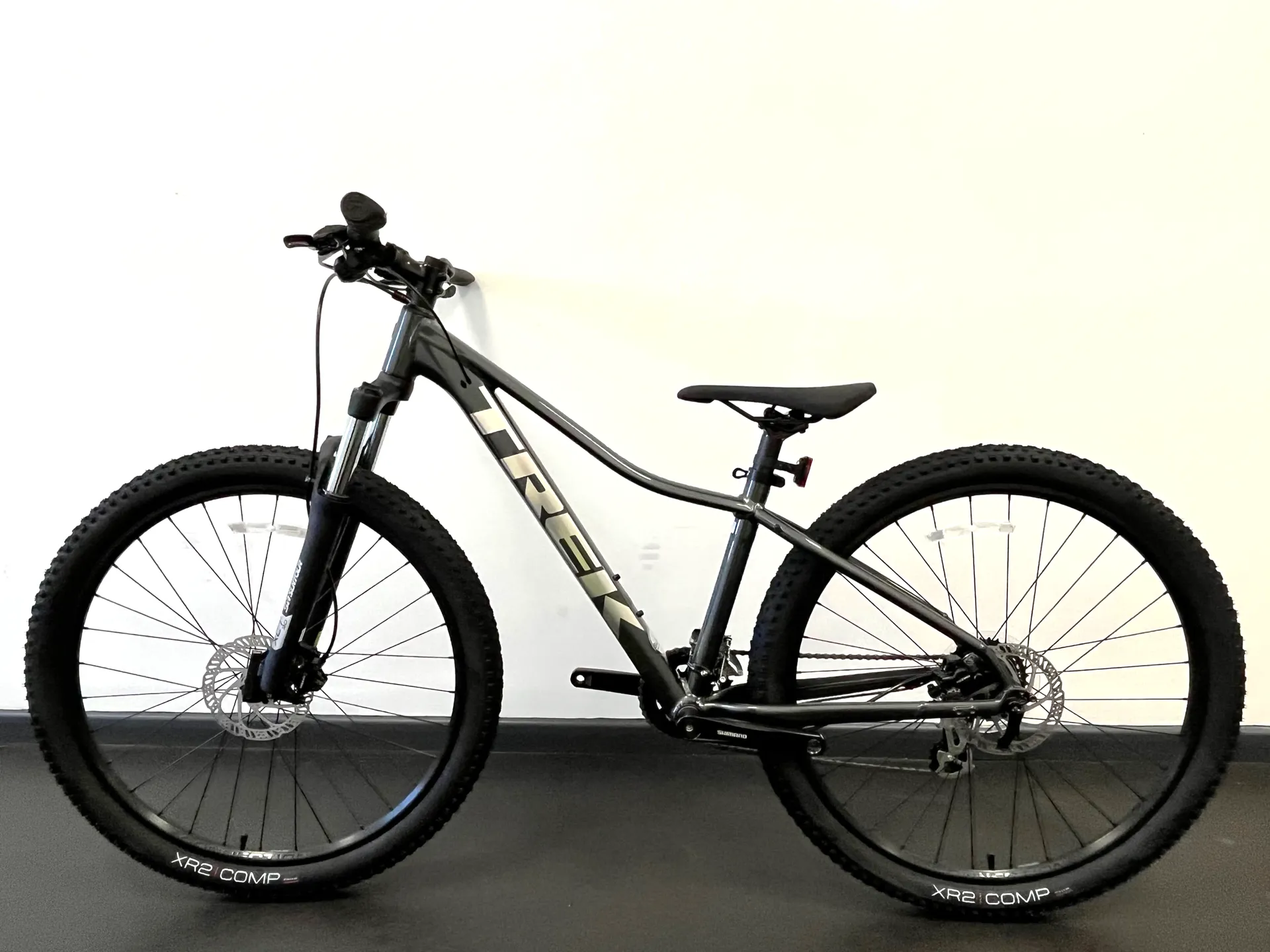EX DISPLAY Trek Marlin 5 Hardtail Mountain Bike Small 2023 in Grey