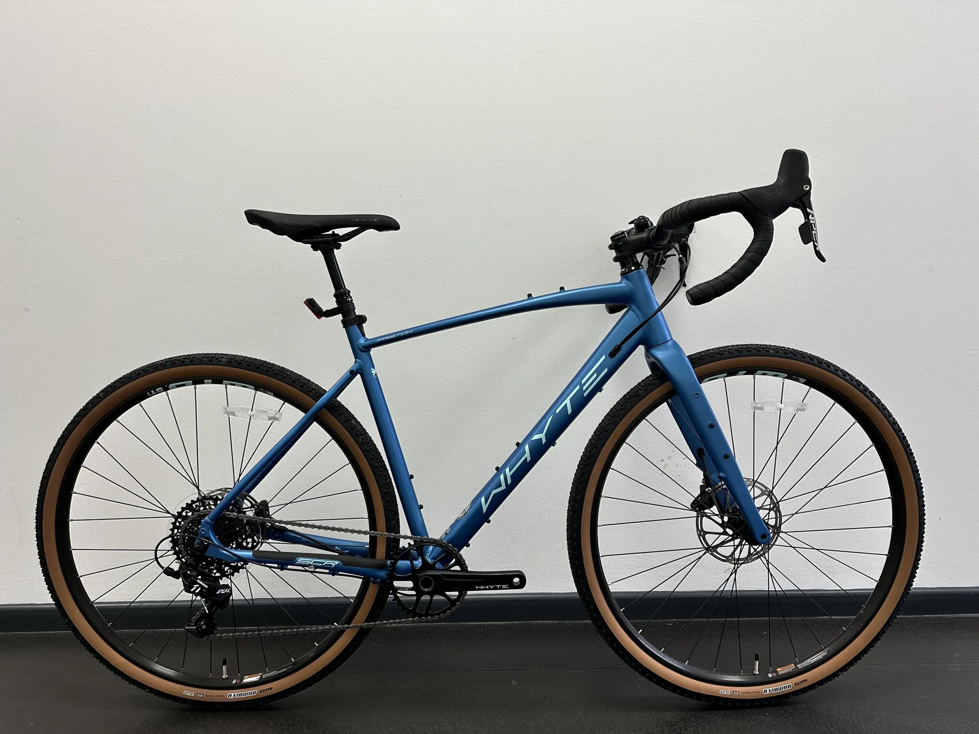 EX DISPLAY Whyte Friston v4 Gravel Road Bike 52cm 2022 in Matt Diesel
