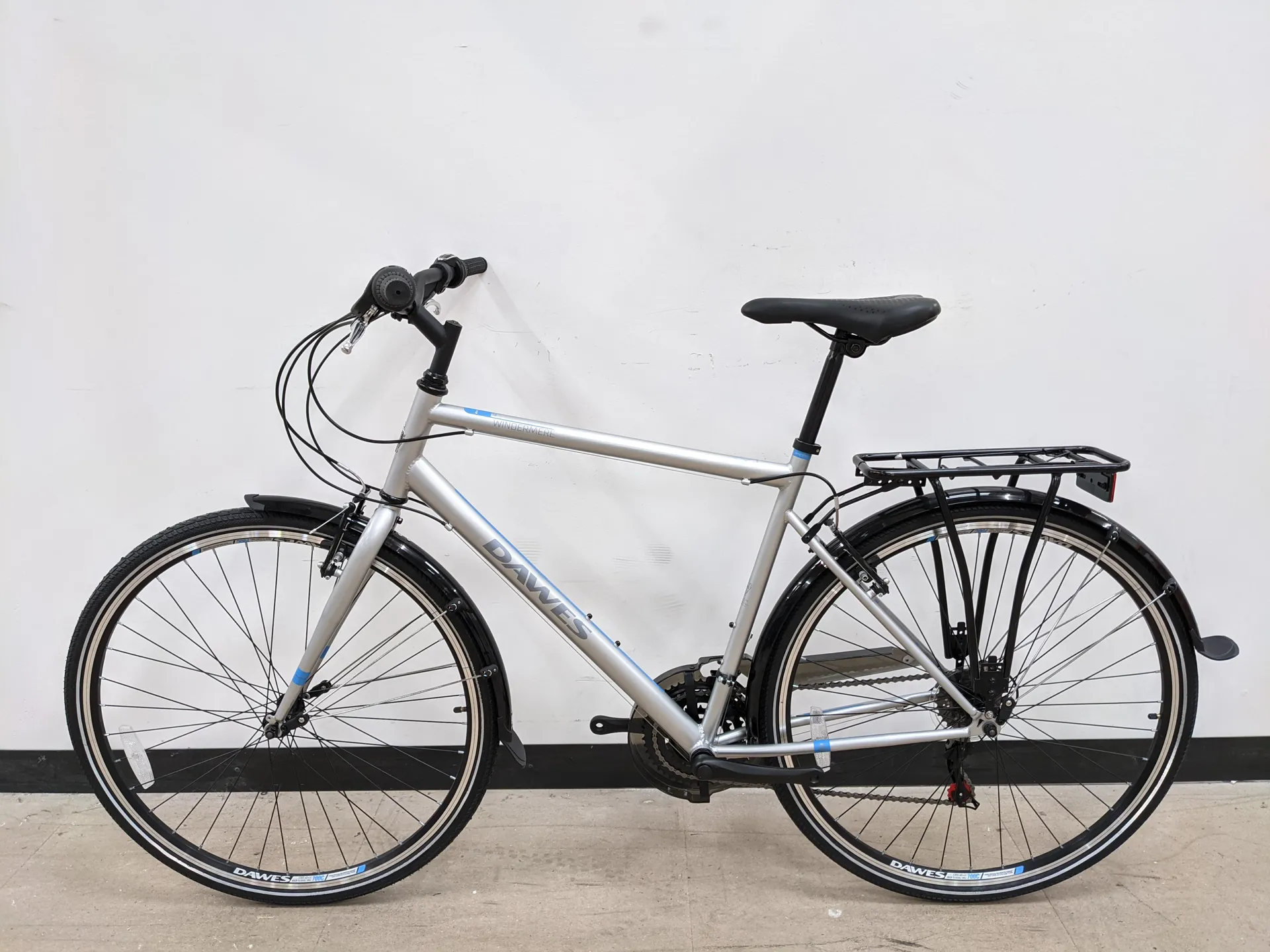 EX-DISPLAY Dawes Windermere Hybrid Bike 21 inch 2022 in Silver