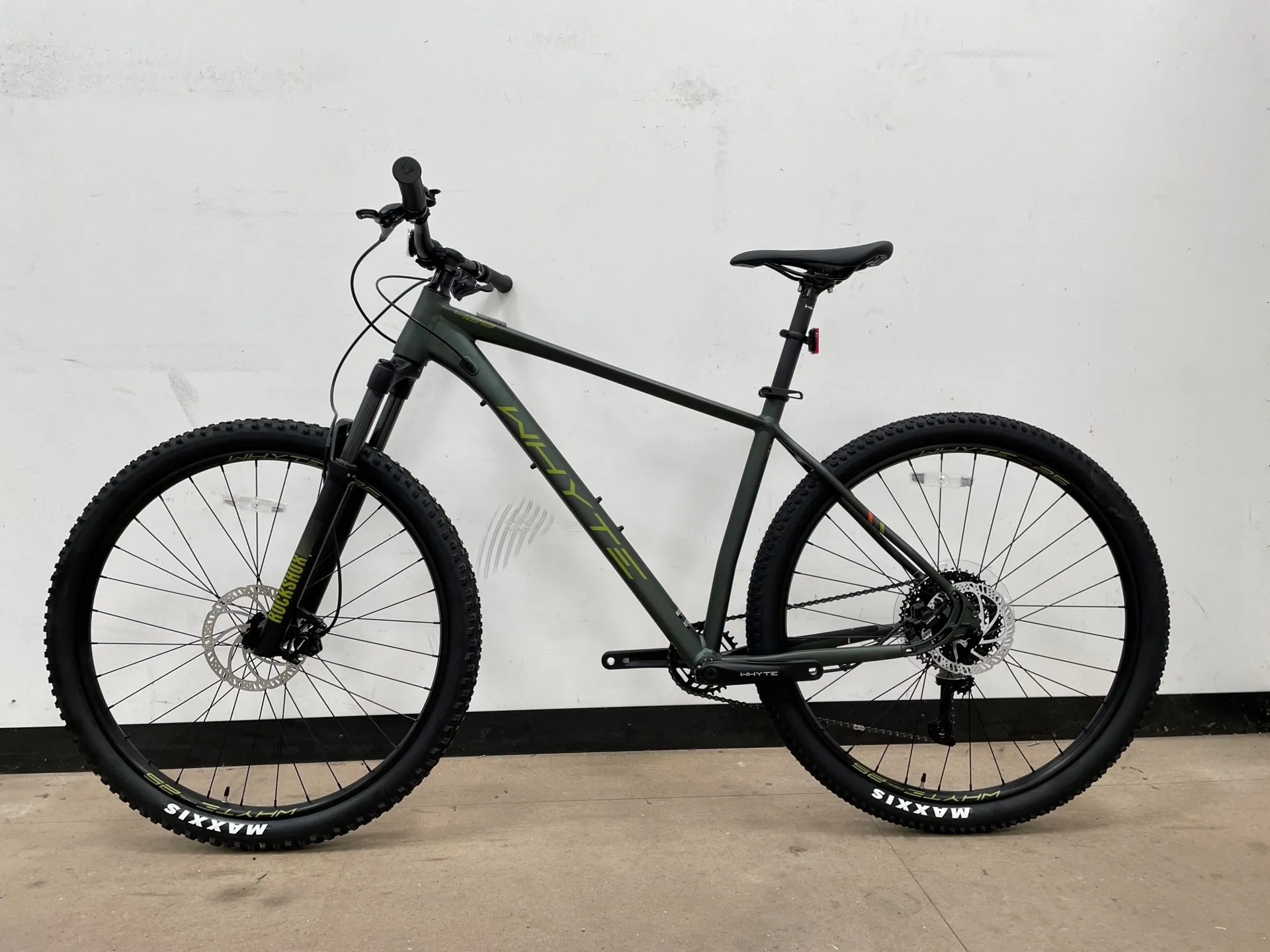 EX-DISPLAY Whyte 429 V2 Mountain Bike Large 2022 in Green