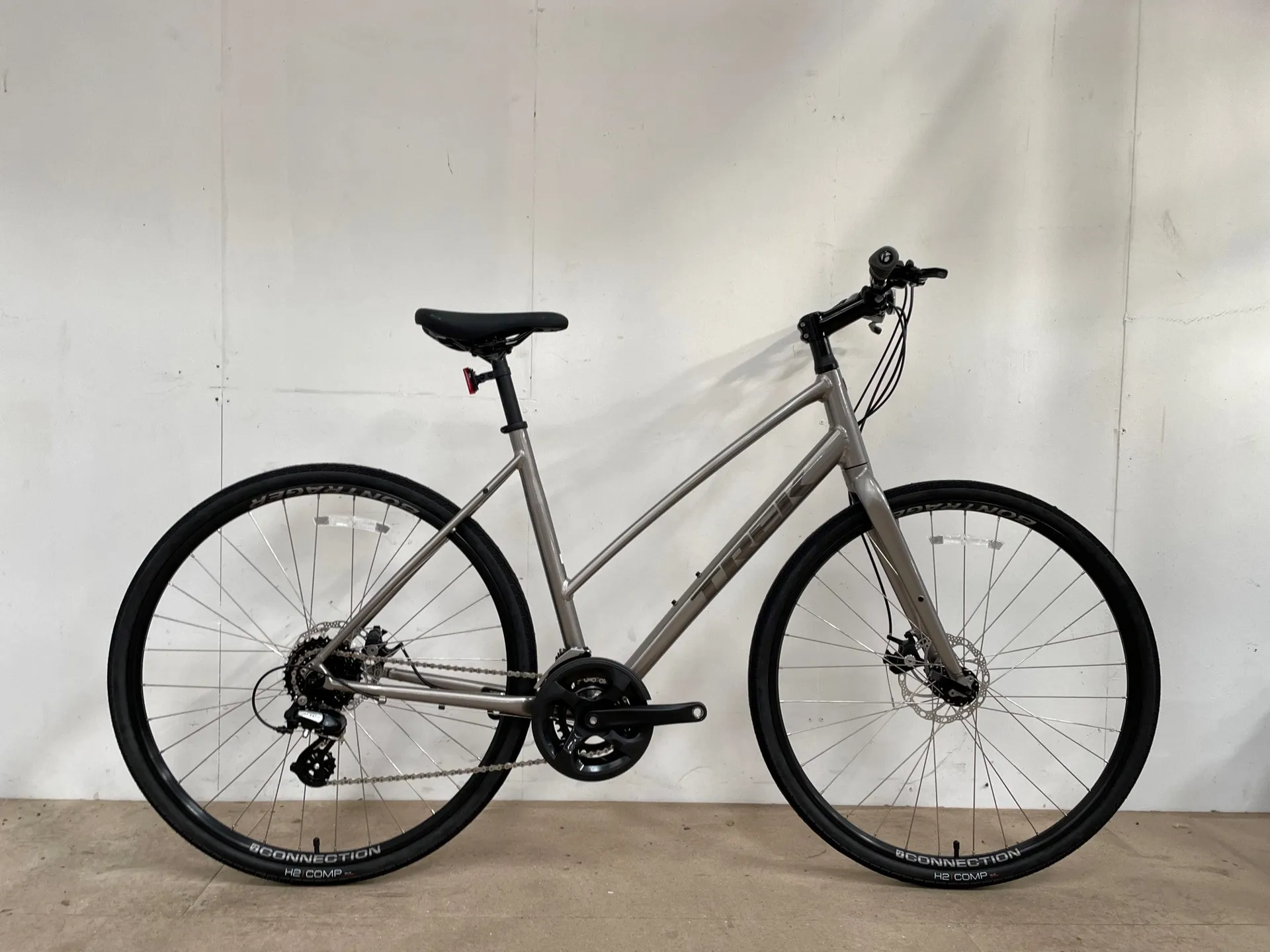 EX-DISPLAY Trek FX 1 Stagger Disc Womens Step-Through Hybrid Bike Large 2023 in Gunmetal