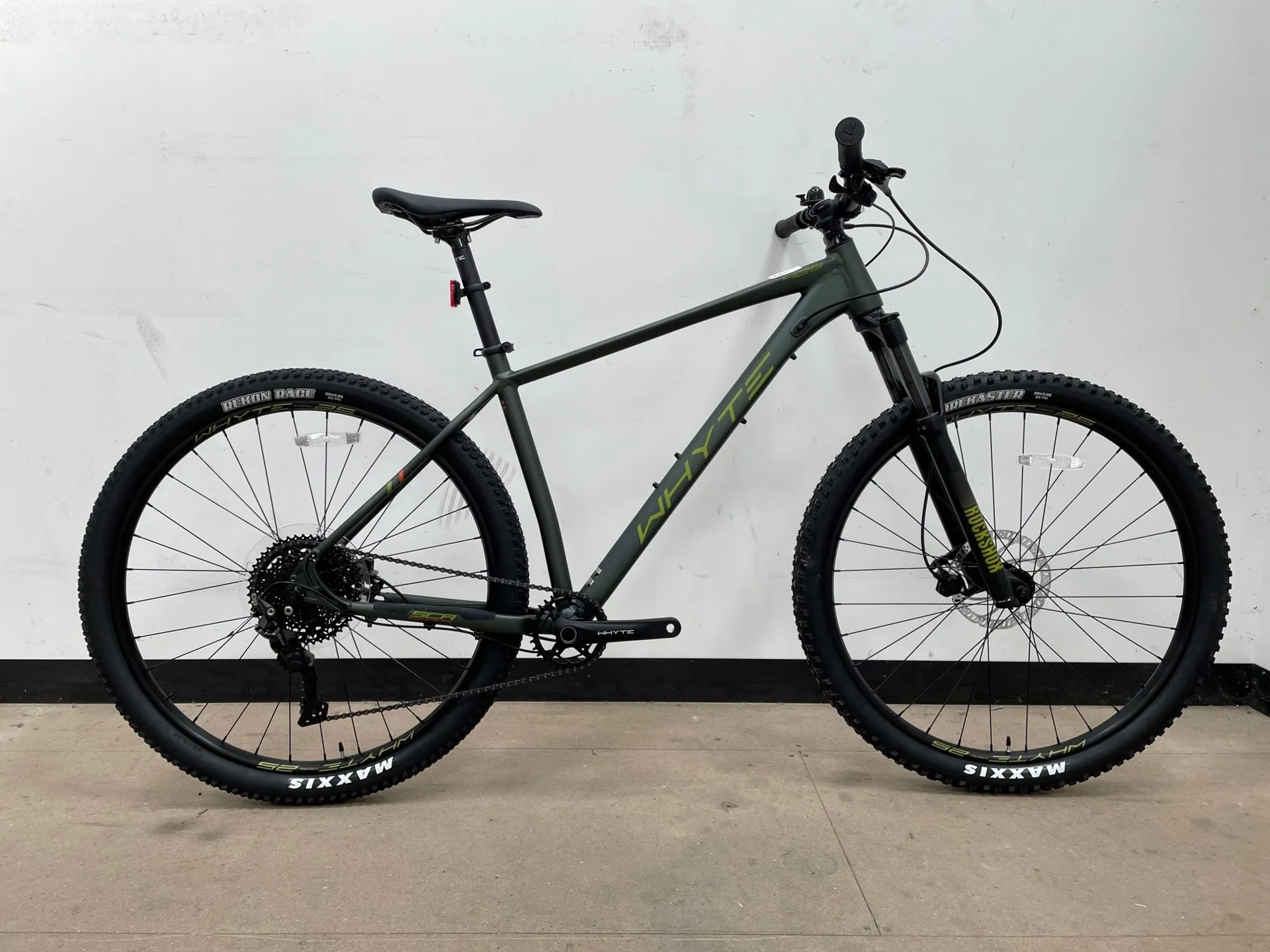 EX-DISPLAY Whyte 429 V2 Mountain Bike Large 2022 in Green