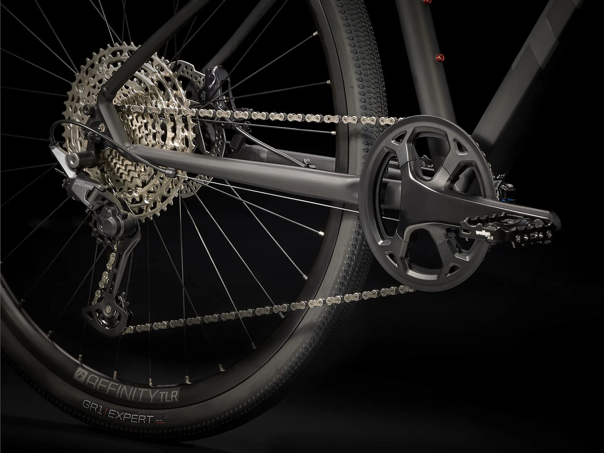 Trek Dual Sport 4 Hybrid Bike 2021 in Trek Black