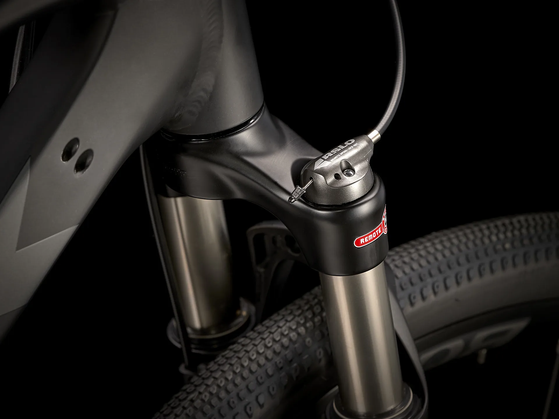Trek Dual Sport 4 Hybrid Bike 2021 in Trek Black