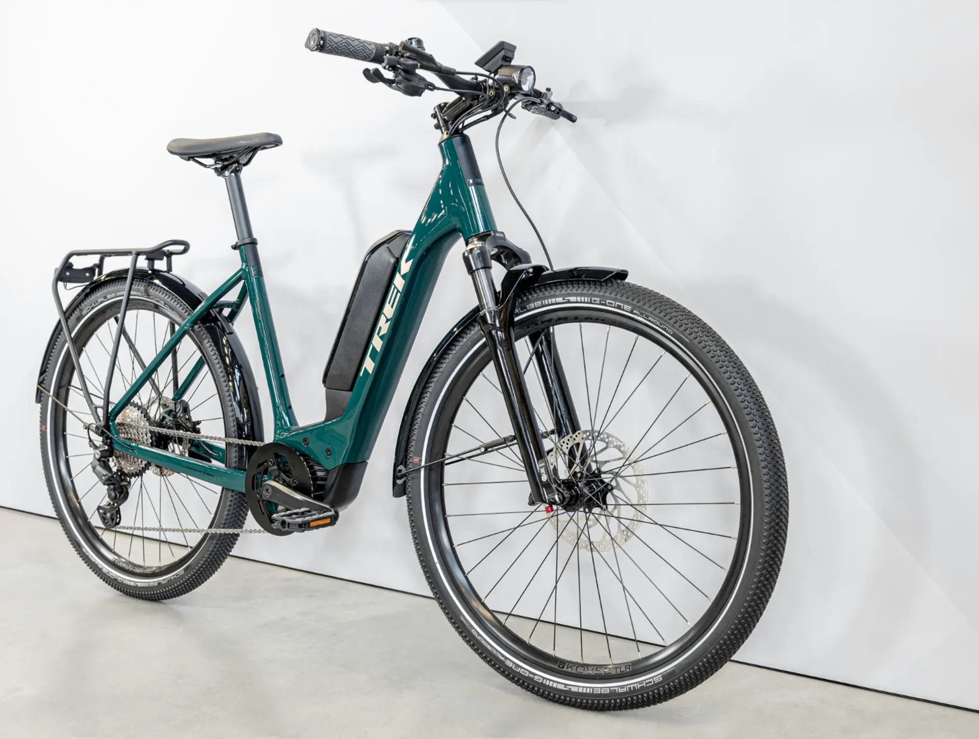 Trek Allant+ 6 800Wh Lowstep Electric Hybrid Bike 2023 in Juniper